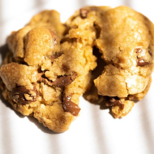 Simple and Quick Chocolate Chip Cookies - TastyAZ