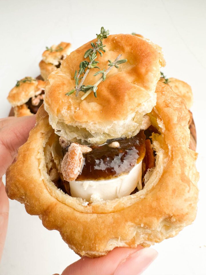 Christmas Brie Recipe - TastyAZ