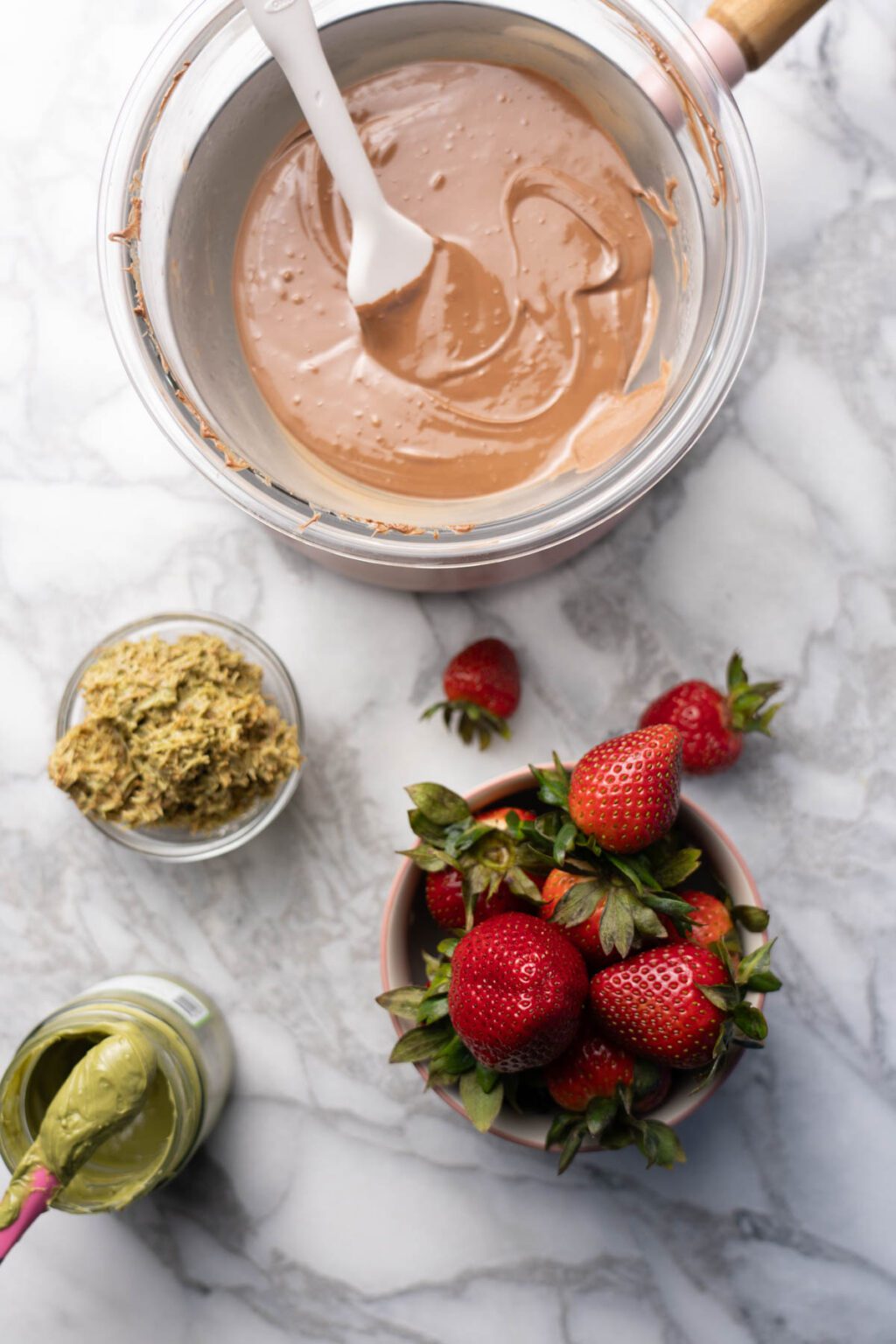 Viral Dubai Chocolate Covered Strawberries - TastyAZ